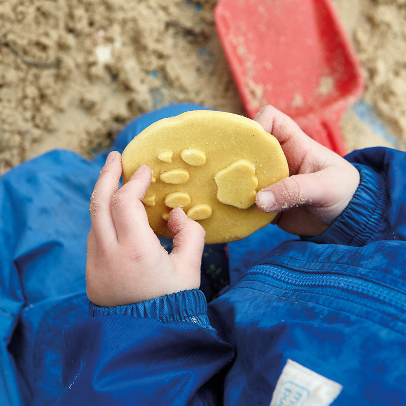 Explore the Wild: Double-Sided Safari Animal Footprint Stones